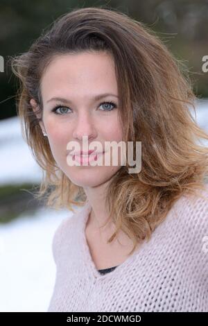 Lorie Pester assiste a un photocall pour le film Demain nous Appartient ...