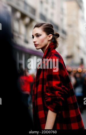 Street style, model Alexandra Agoston after Schiaparelli Fall-Winter ...