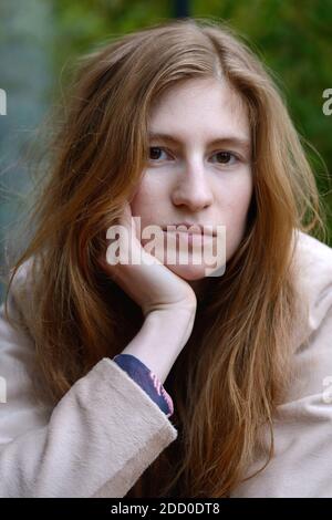 Agathe Bonitzer pose pour une seance photo lors du 8eme Festival 2 ...