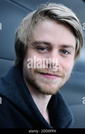 Tom Gramenz assiste a la premiere du film La Revolution Silencieuse lors du 8eme Festival 2 ...