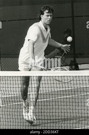 British tennis player Jeremy Bates, wife Ruth, and son Joshua, Stella ...