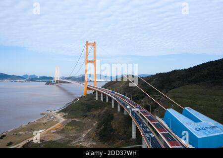 Zhoushan city, zhejiang province xihoumen sea-crossing bridge Stock ...