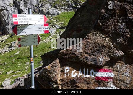 Excursion sign near Lake Vannino, Formazza Valley, Ossola, VCO ...