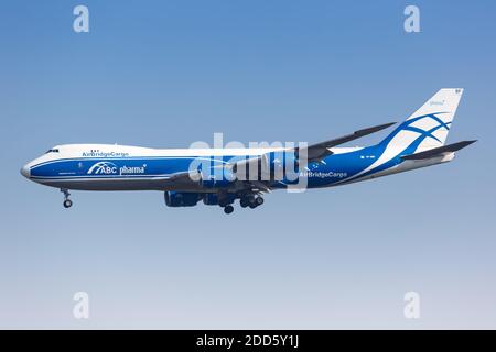 A Boeing B747 Jumbo Jet freighter aircraft with a wide open nose cargo ...