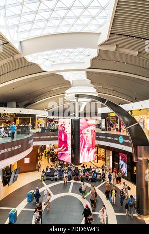 Interior of the E2nd floor of the departure area of Leonardo da Vinci ...