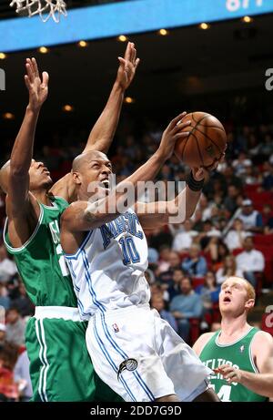 Boston Celtics guard Ray Allen (20) shoots as Los Angeles Lakers ...