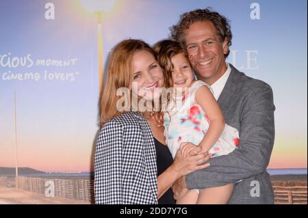 Jordana Spiro, Matthew Spitzer attending a photocall for the movie ...