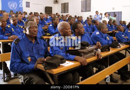 Chadian police officers Stock Photo - Alamy