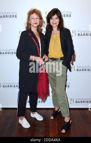 Agathe Natanson et Evelyne Bouix assistent a la premiere du film Les ...