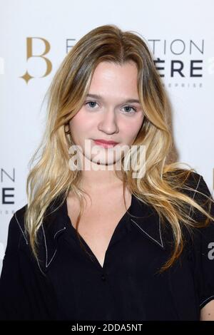 Manon Valentin assiste a la premiere du film Les Chatouilles au Cinema ...