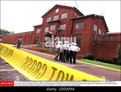 Huntsville, Texas USA, 22 JUNE 2000: Scene outside the Walls Unit of ...
