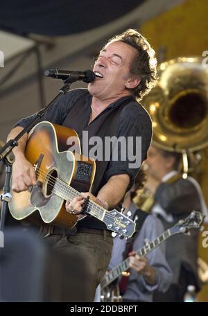 New Orleans, LA, USA - 2006: Sign with angry message on the balcony of ...