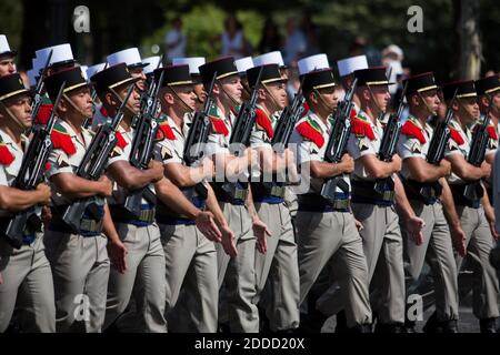Members of the 2e Regiment Etranger d'Infanterie de la Legion Etrangere ...