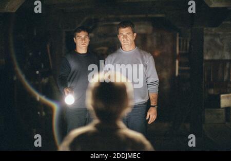 Mel Gibson, "Signs" (2002) Photo credit: Touchstone / The Hollywood ...