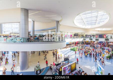 A crowded mall in Manila, Philippines Stock Photo - Alamy