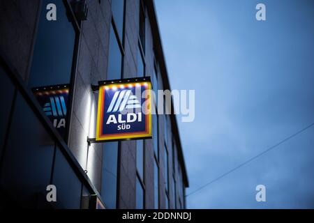Duesseldorf, Germany. 17th Nov, 2020. An Aldi Süd branch, photographed ...