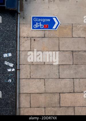 Kilwinning, Scotland, UK. 22nd November 2020: The wooden Mercat Cross ...