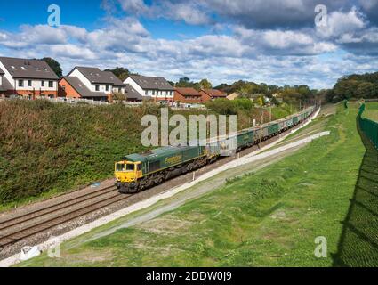 Freightliner class 66 locomotive 66614 passing Whitley Bridge junction ...