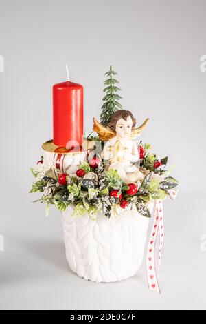 Advent wreath with silver ribbons Stock Photo - Alamy