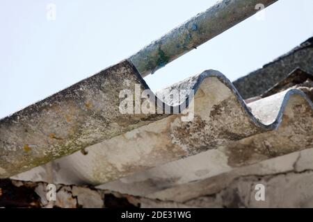 Roofing detail with dangerous asbestos panels Stock Photo - Alamy