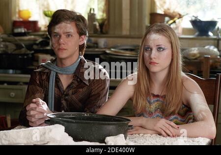 RUNNING WITH SCISSORS JOSEPH CROSS, EVAN RACHEL WOOD Date: 2006 Stock ...