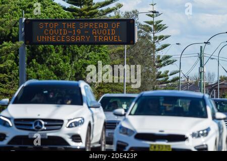 Traffic on General Holmes Drive at Kyeemagh on Botany Bay near Sydney ...