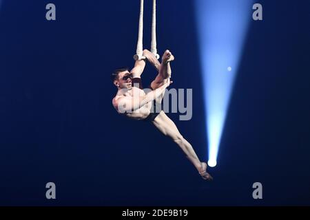 Gold medal for Arthur Morel Van Hyfte, trapeze-dance. 40th Festival Mondial du Cirque de Demain ...