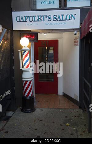 Barber's salon in New York, USA Stock Photo - Alamy