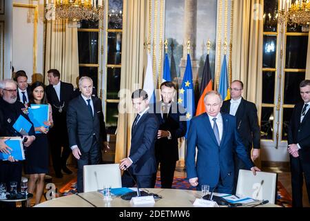 French President Emmanuel Macron, Ukraine's President Volodymyr ...