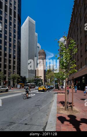 Hobart Building on Market Street next to 44 Montgomery in downtown San ...