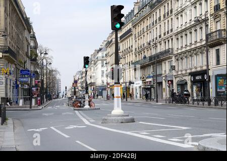 Illustration Paris is deserted ( on the rue de rivoli ) on march 17 ...