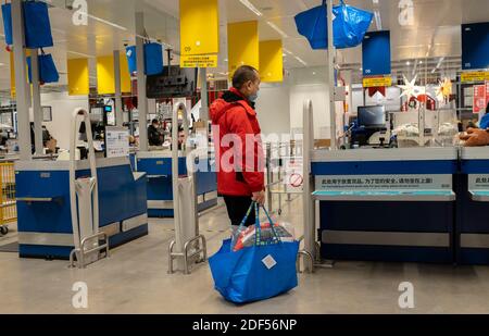 Cashier counter in an IKEA store Stock Photo - Alamy