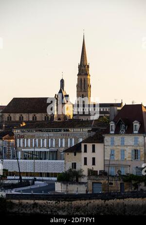 France, Dordogne, Purple Perigord, Bergerac, Town of Bergerac Stock ...