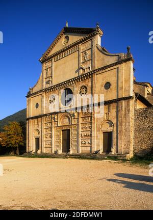The 8th century carved stone Lombard crypt architecture Abbazia di San ...