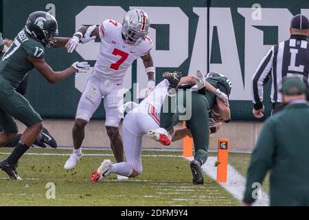 Michigan State quarterback Payton Thorne throws a pass against Rutgers ...