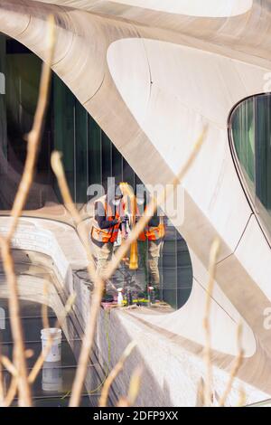 sculptural apartment block 520 West 28th Street by Zaha Hadid taken ...