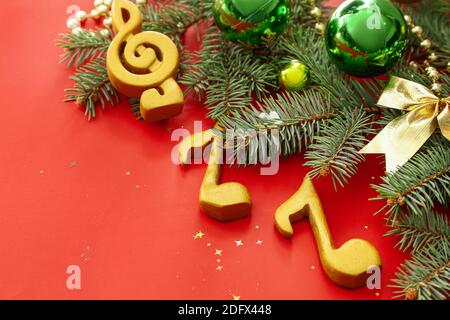 Note signs and Christmas decor on light background Stock Photo - Alamy