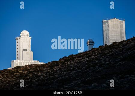 Slooh Teide Observatory. Clear cloudless sky Stock Photo - Alamy