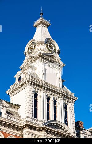 Exterior of the Henry County Courthouse in the morning light. Cambridge ...