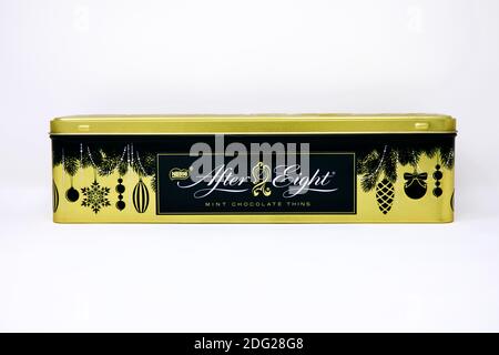 Nestle After Eight Limited Edition Christmas Gift Tin Stock Photo - Alamy