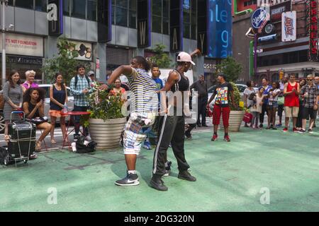 Streetdance at times square new york Stock Photo - Alamy