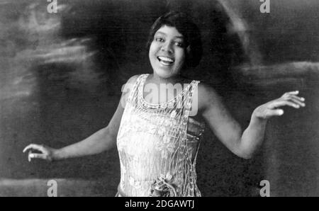 Bessie Smith, American blues singer, portrait by Carl Van Vechten ...