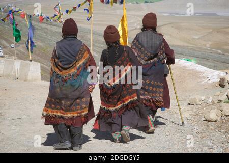 Traditional dress Ladakhi women in Perak hats during Ladakh Festival ...