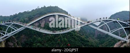 --File--The "Ruyi Bridge" in the Shenxianju Scenic Area in Xianju ...