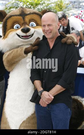 Bruce Willis attending Stock Photo - Alamy