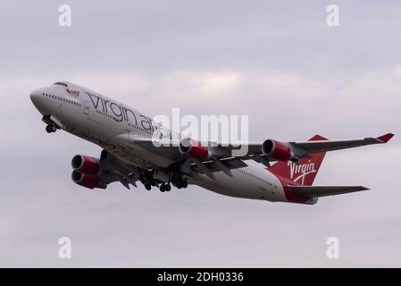 The retirement flight of Virgin Atlantics Boeing 747 - 400 named ...