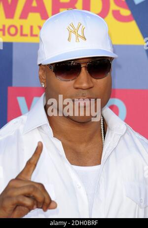 LL Cool J arrives at the MTV Video Music Awards on Sunday, Sept. 7 ...