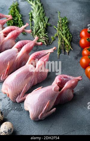 Raw quail with herbs ready for cooking Stock Photo - Alamy