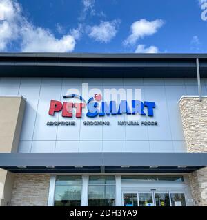Orlando, FL USA - January 29, 2020: A view of the storefront of ...