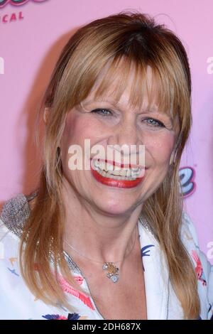Annie Stone (Annie Gautrat) assiste a la Premiere de Gala de Grease Le ...